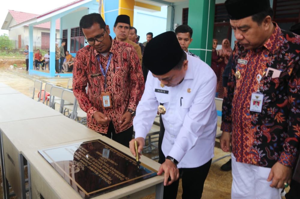 Kembangkan Role Model SMK Peternakan, Gubernur Al Haris Resmikan 4 ... Kembangkan Role Model SMK Peternakan, Gubernur Al Haris Resmikan 4 ...