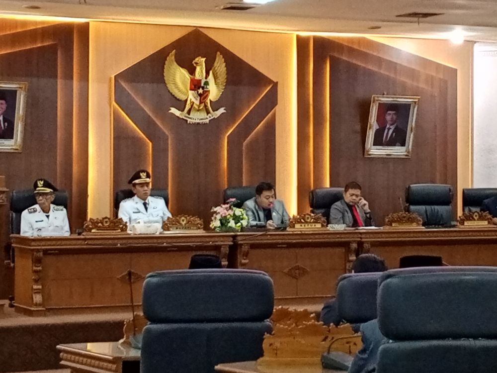 DPRD Gelar Paripurna Mendengarkan Pidato Bupati Batanghari Masa Jabatan 2025 - 2030 ...